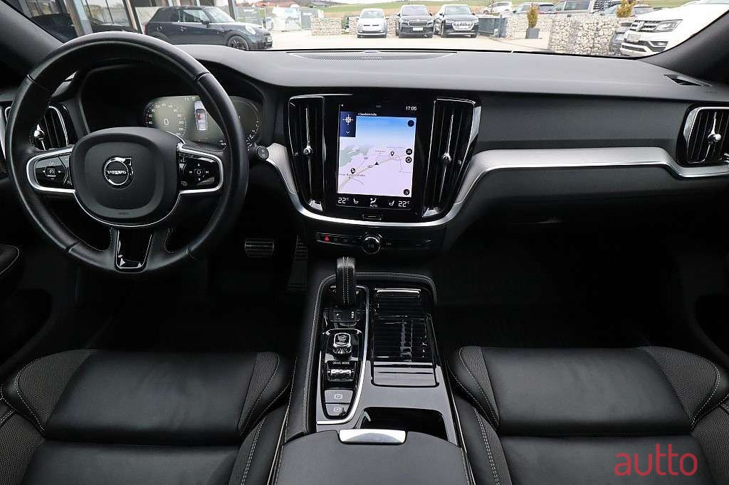 2021' Volvo V60 for sale. Krems, Austria